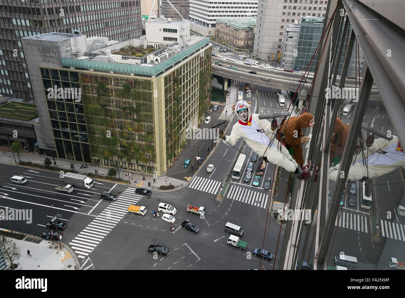 Tokyo, Japan. 21st Dec, 2015. (L to R) Kentai Arai and Atsushi Shimizu ...