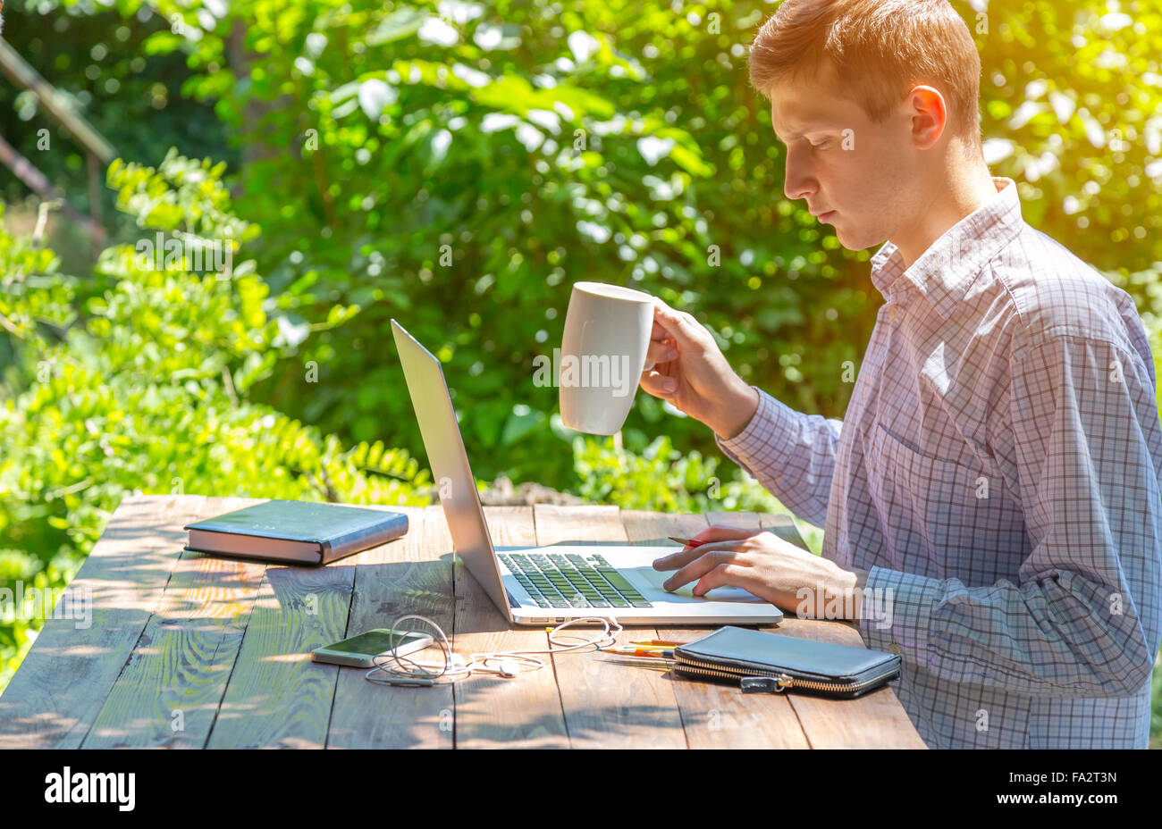 Businessman working outdoor Stock Photo - Alamy