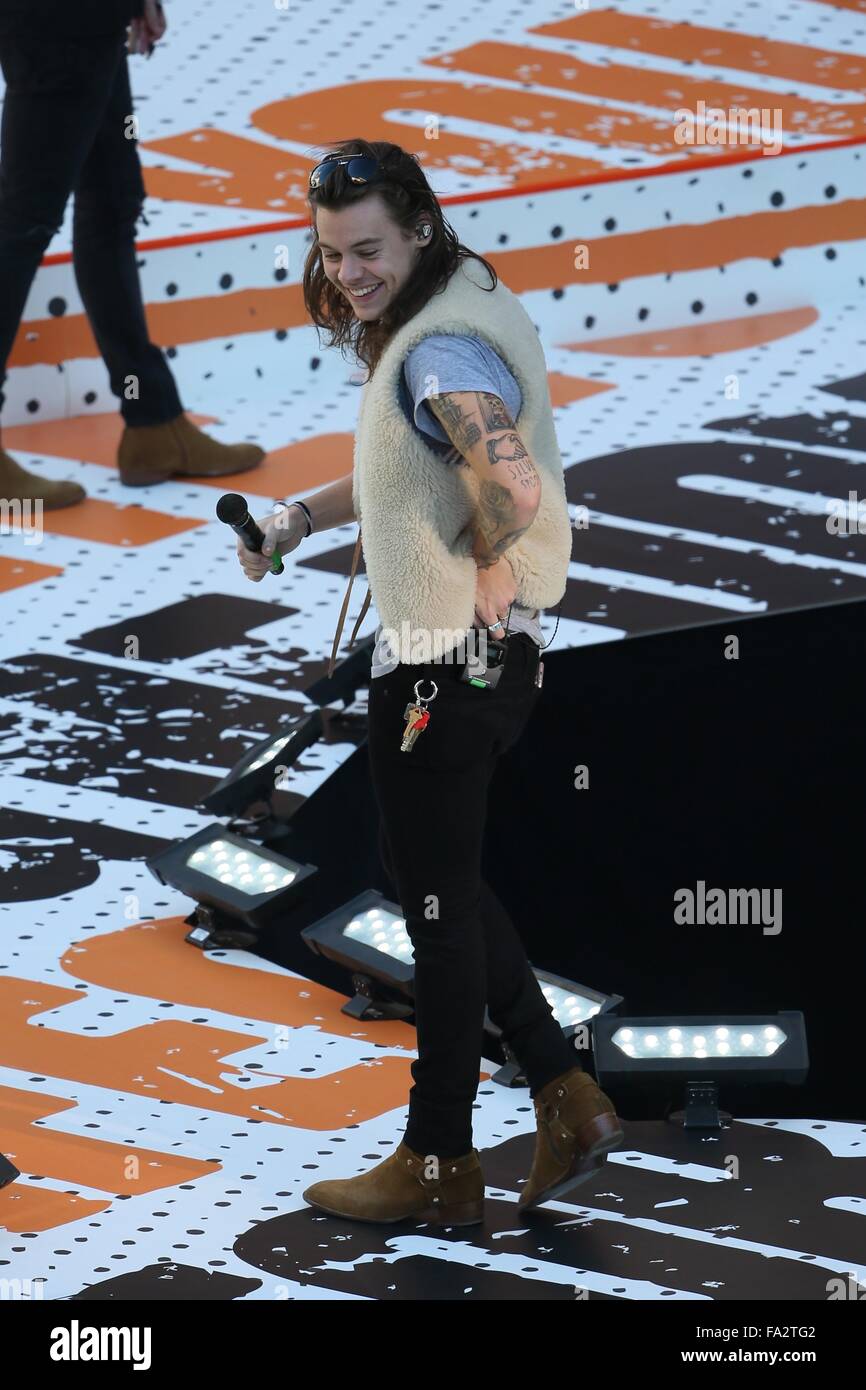 One Direction seen performing a sound check on Hollywood Boulevard ...