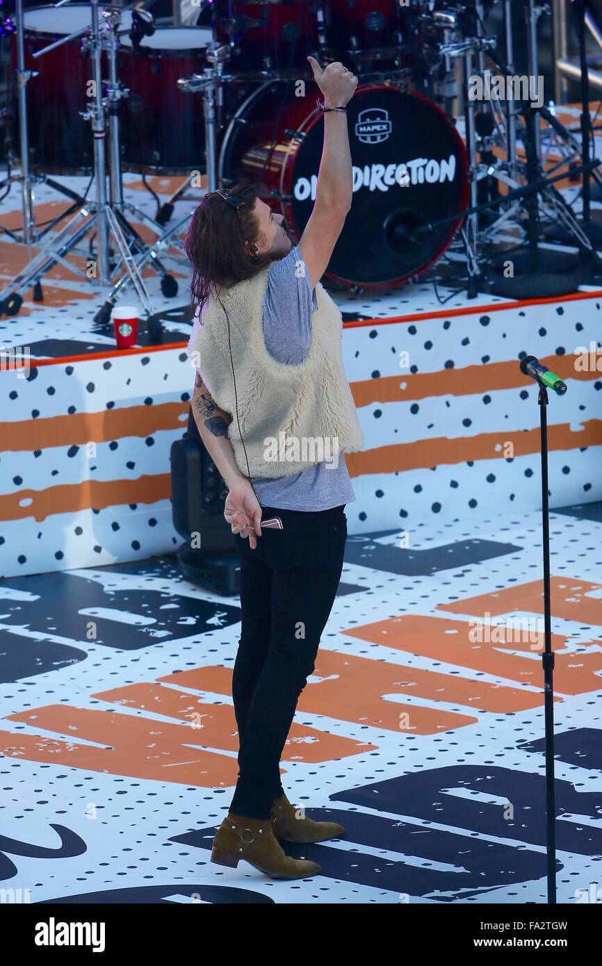 One Direction seen performing a sound check on Hollywood Boulevard ...