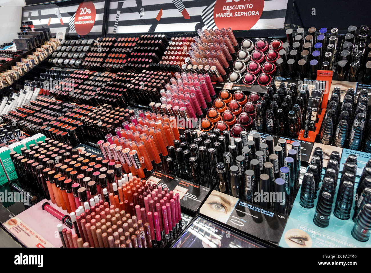 Makeup department store hi-res stock photography and images - Alamy