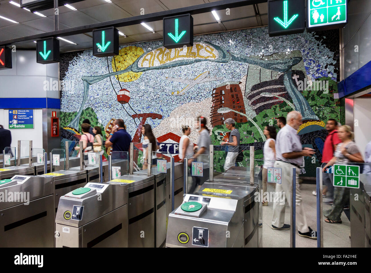 Subway Entrance Spain Stock Photos & Subway Entrance Spain Stock Images ...