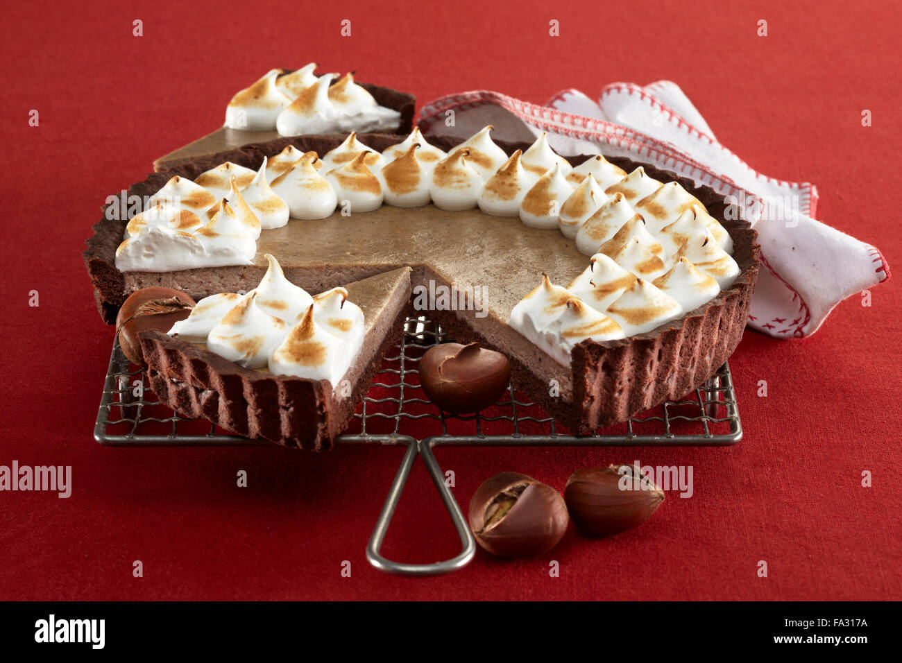 Maroon cake hi-res stock photography and images - Alamy