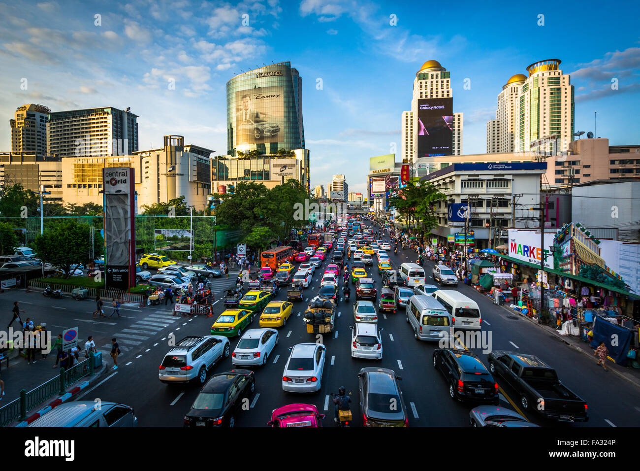 Ratchadamri road bangkok thailand hi-res stock photography and images ...