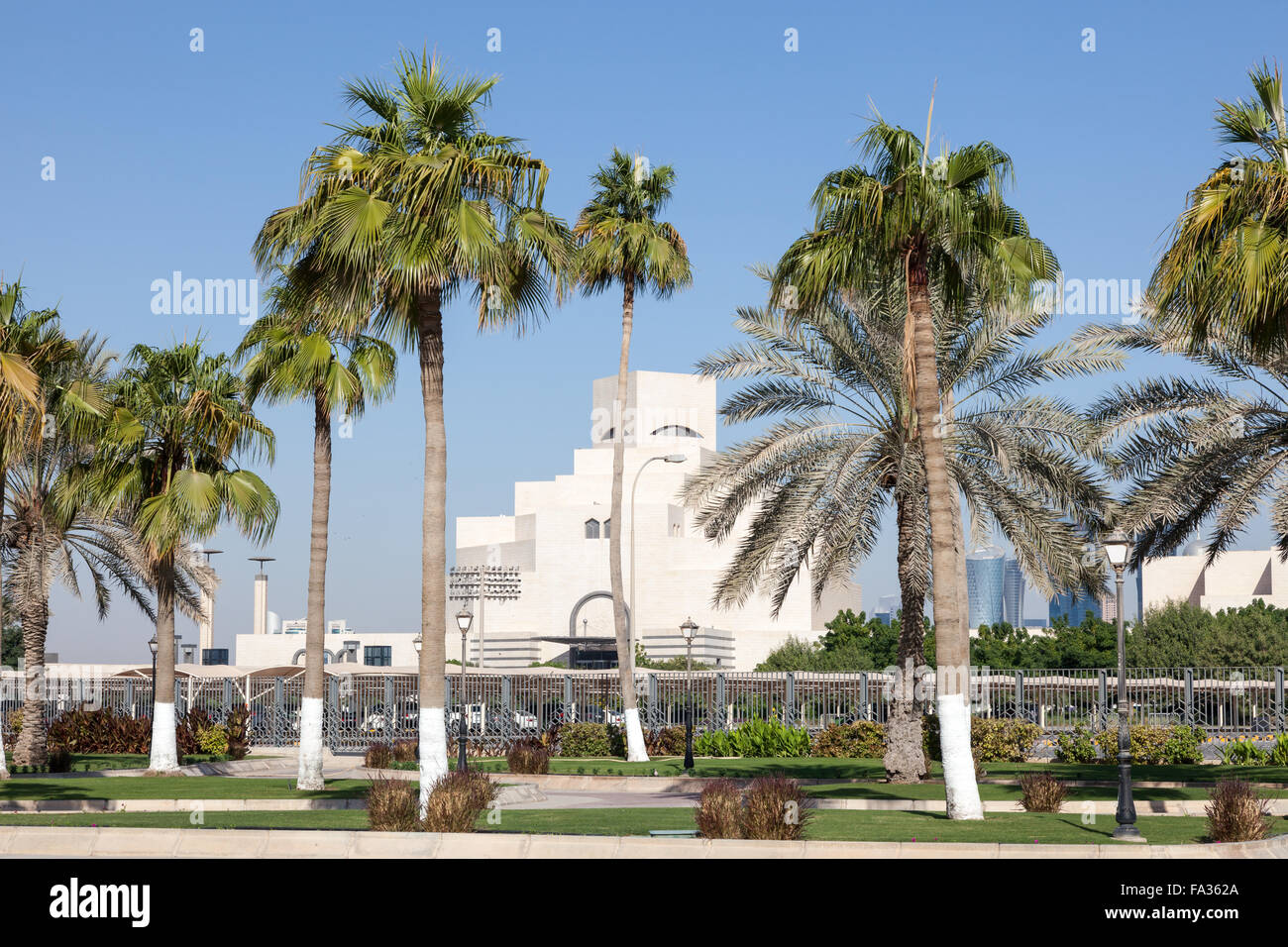 Doha landmark hi-res stock photography and images - Alamy