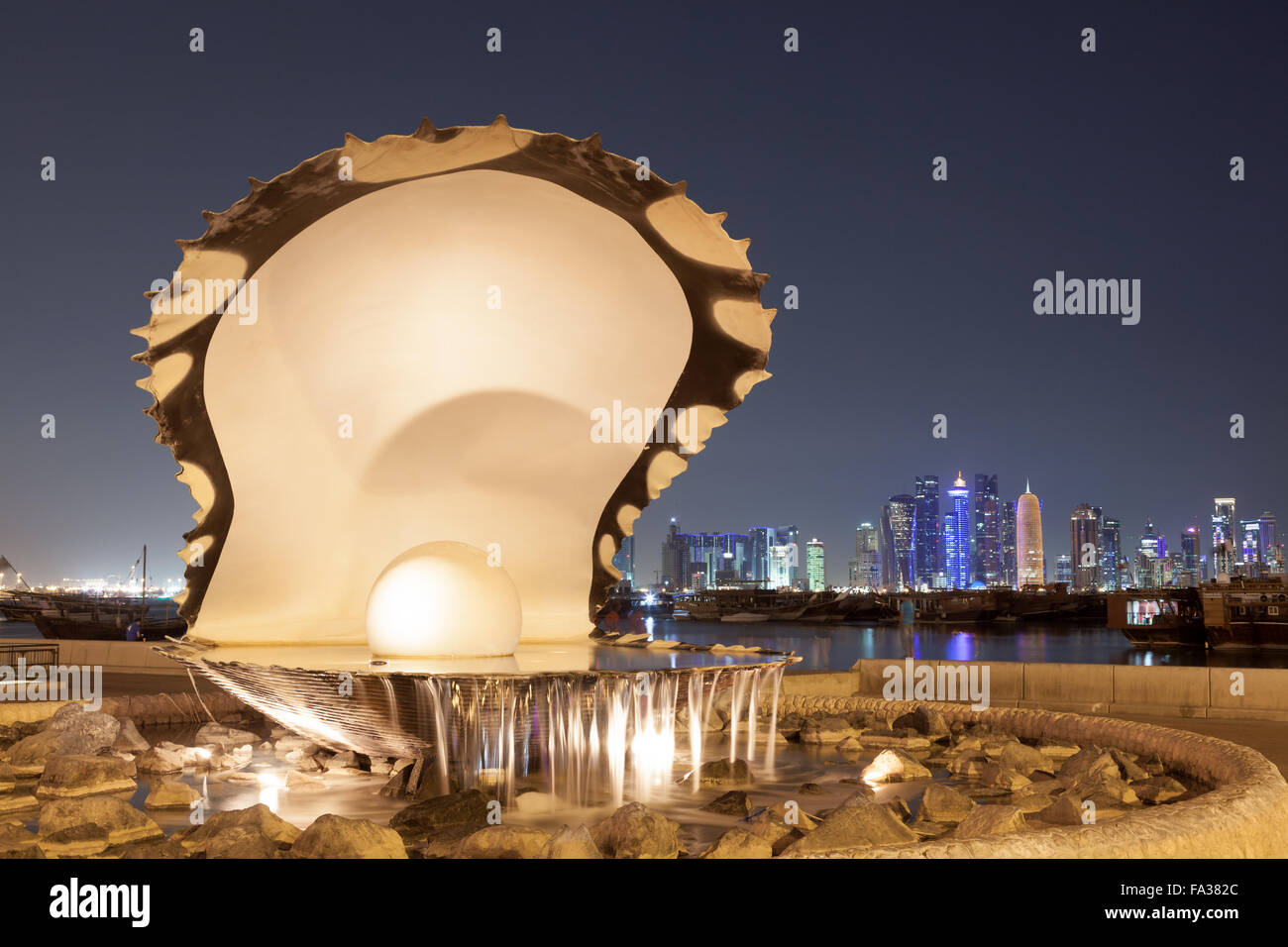 Pearl sculpture doha hi-res stock photography and images - Alamy