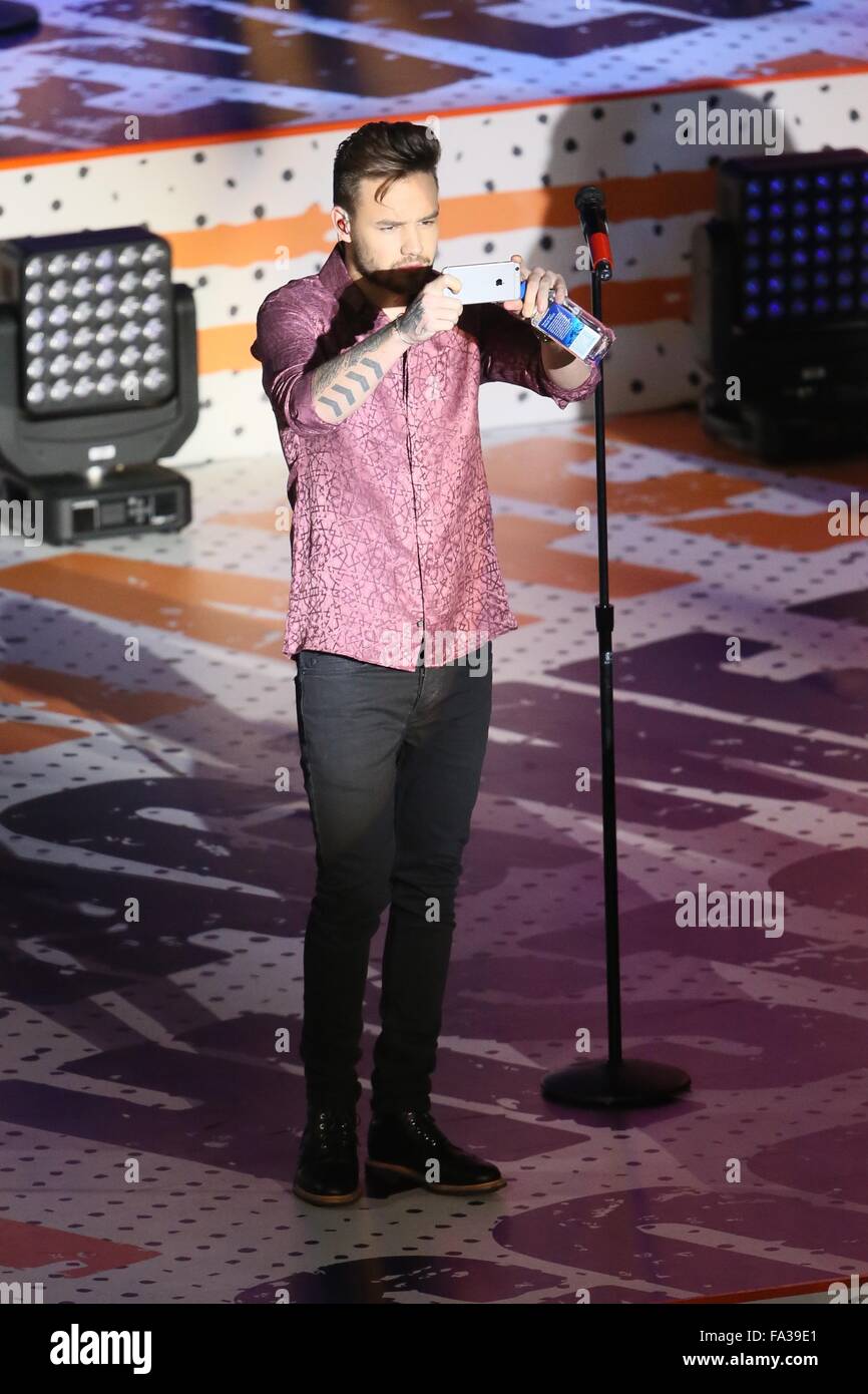 One Direction seen performing live Hollywood Boulevard for Jimmy Kimmel ...