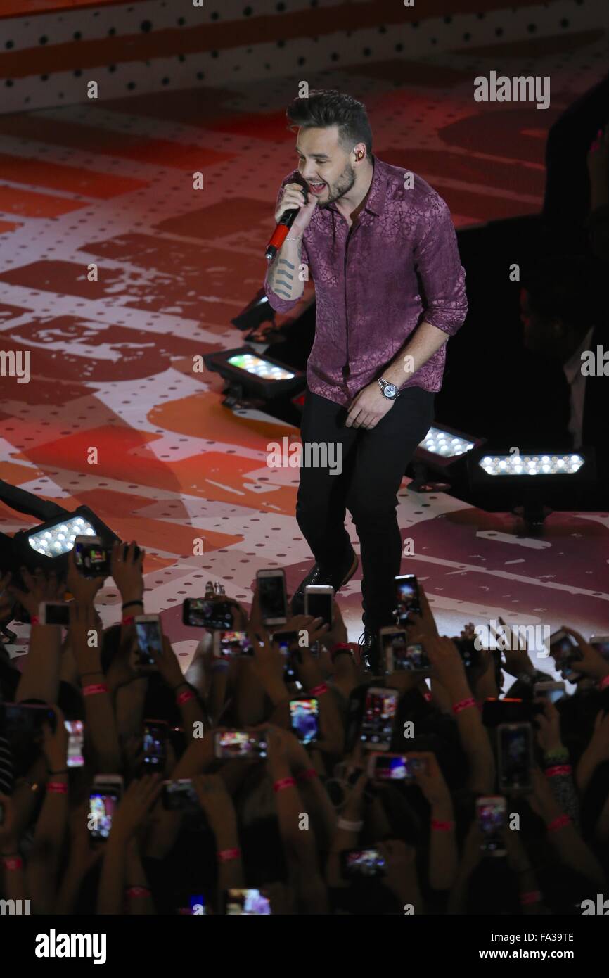 One Direction seen performing live Hollywood Boulevard for Jimmy Kimmel ...