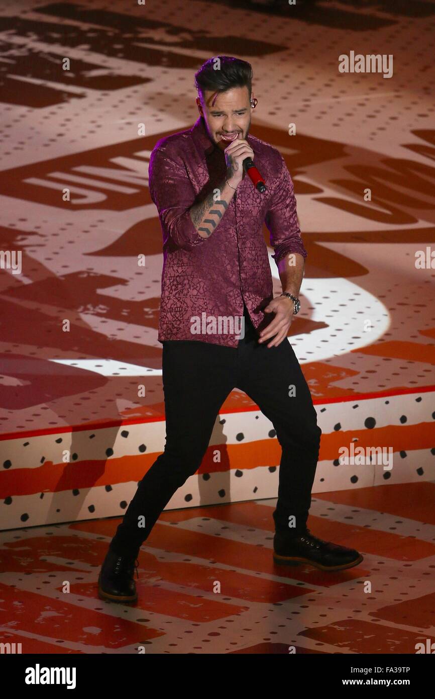 One Direction seen performing live Hollywood Boulevard for Jimmy Kimmel ...