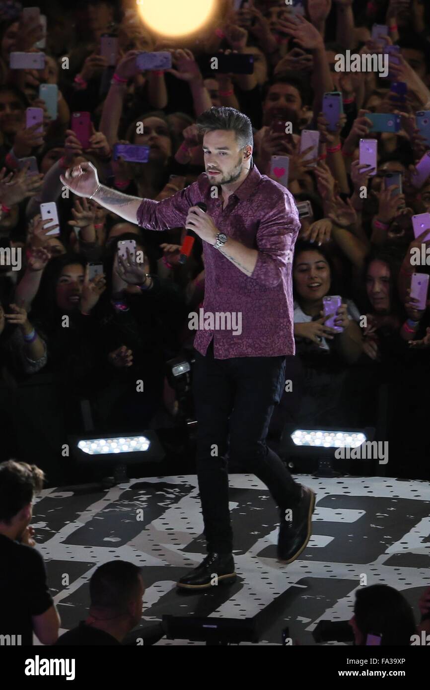 One Direction seen performing live Hollywood Boulevard for Jimmy Kimmel ...