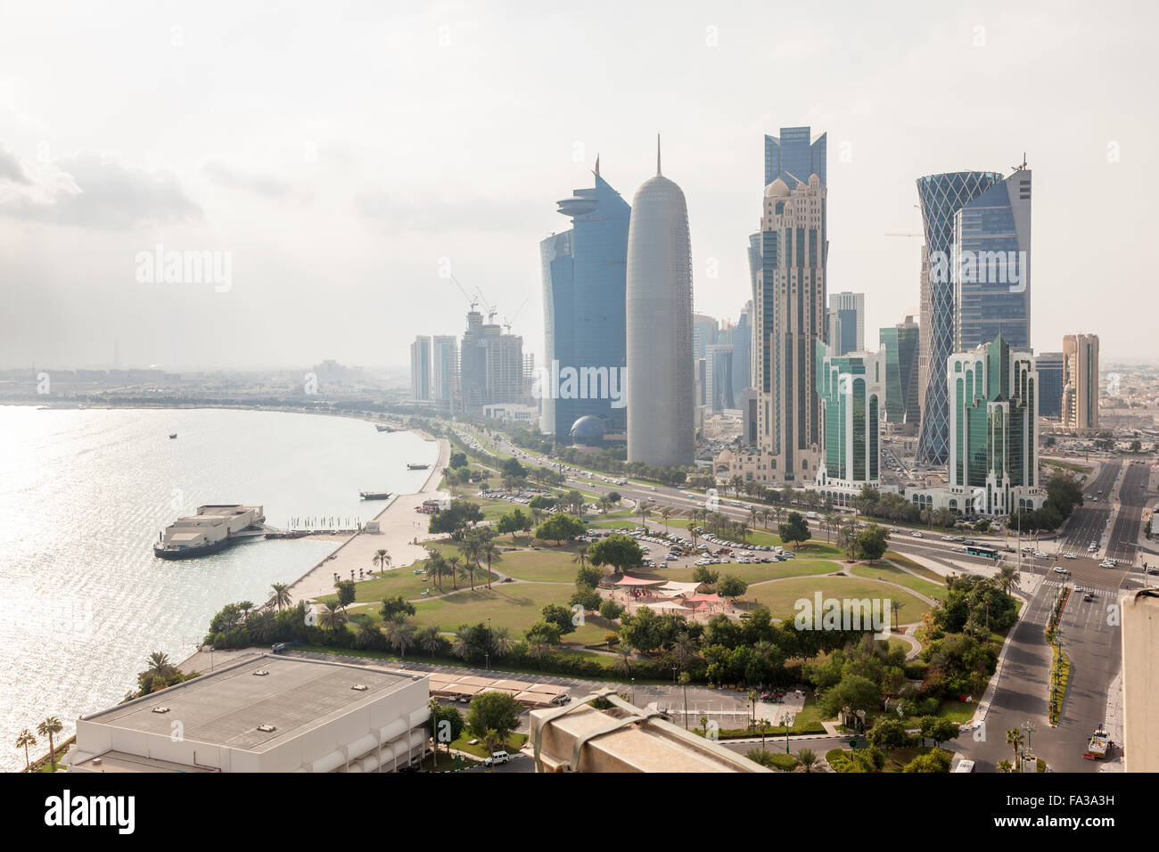 Doha downtown skyscrapers qatar hi-res stock photography and images - Alamy