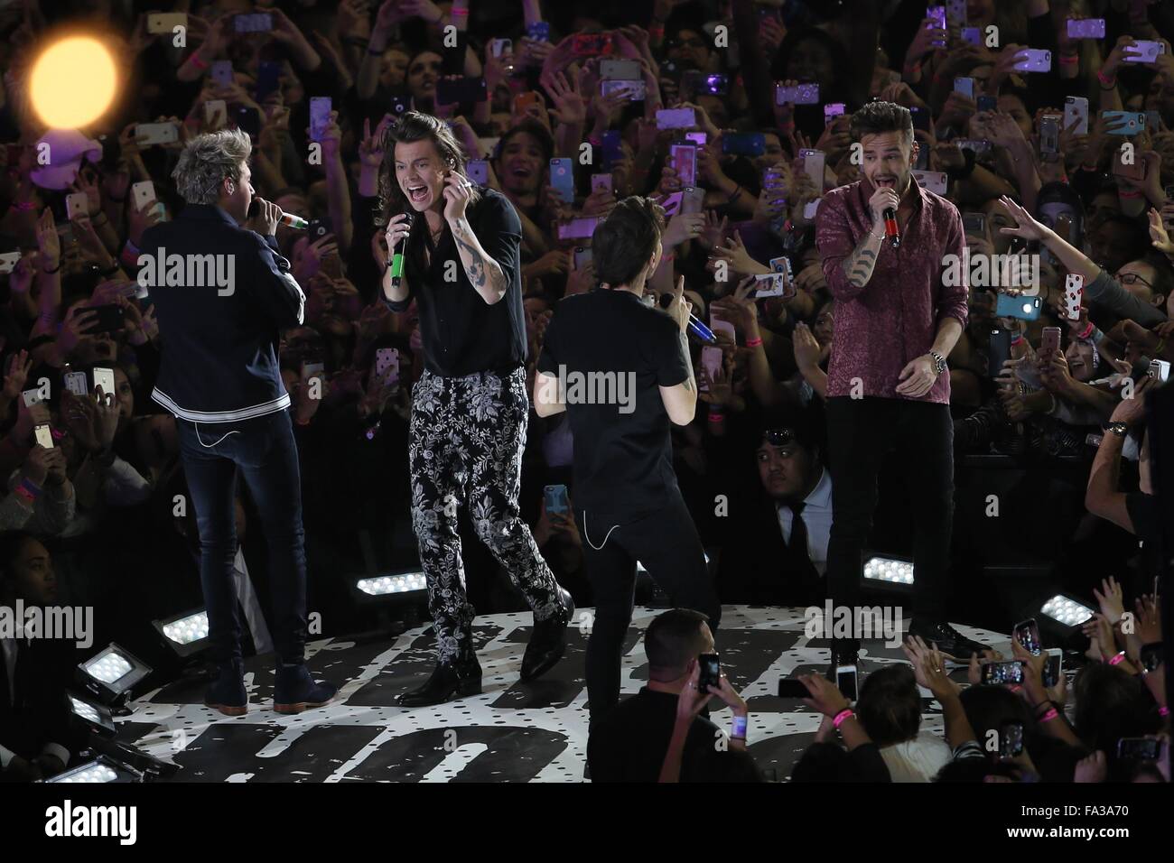 One Direction seen performing live Hollywood Boulevard for Jimmy Kimmel ...