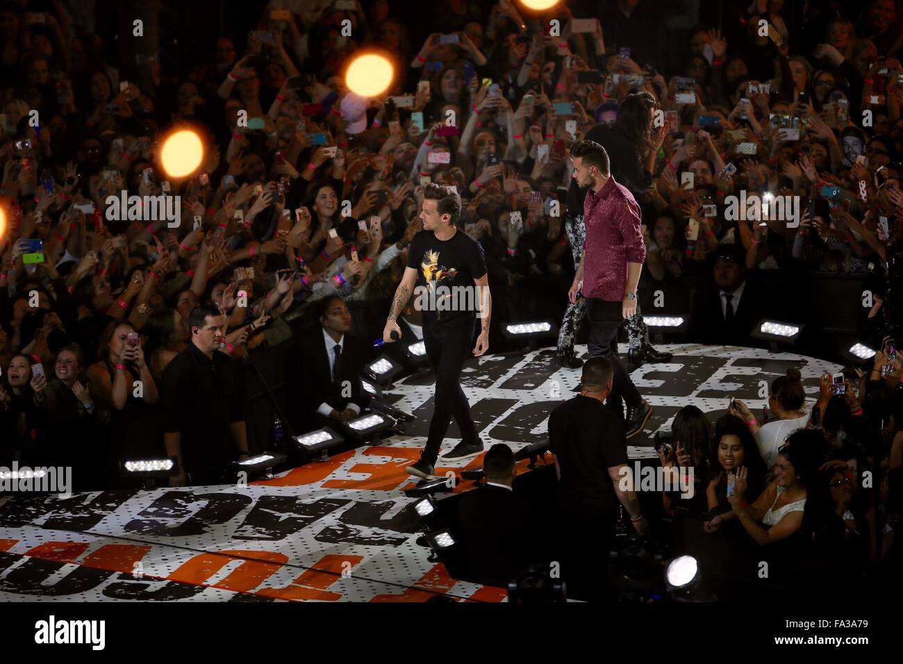 One Direction seen performing live Hollywood Boulevard for Jimmy Kimmel ...