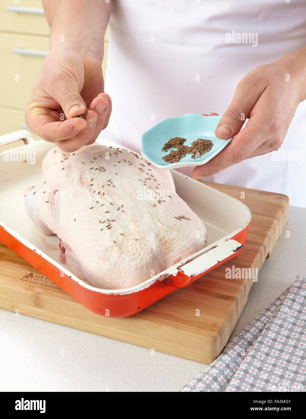 Duck with spring onion + steps Stock Photo - Alamy