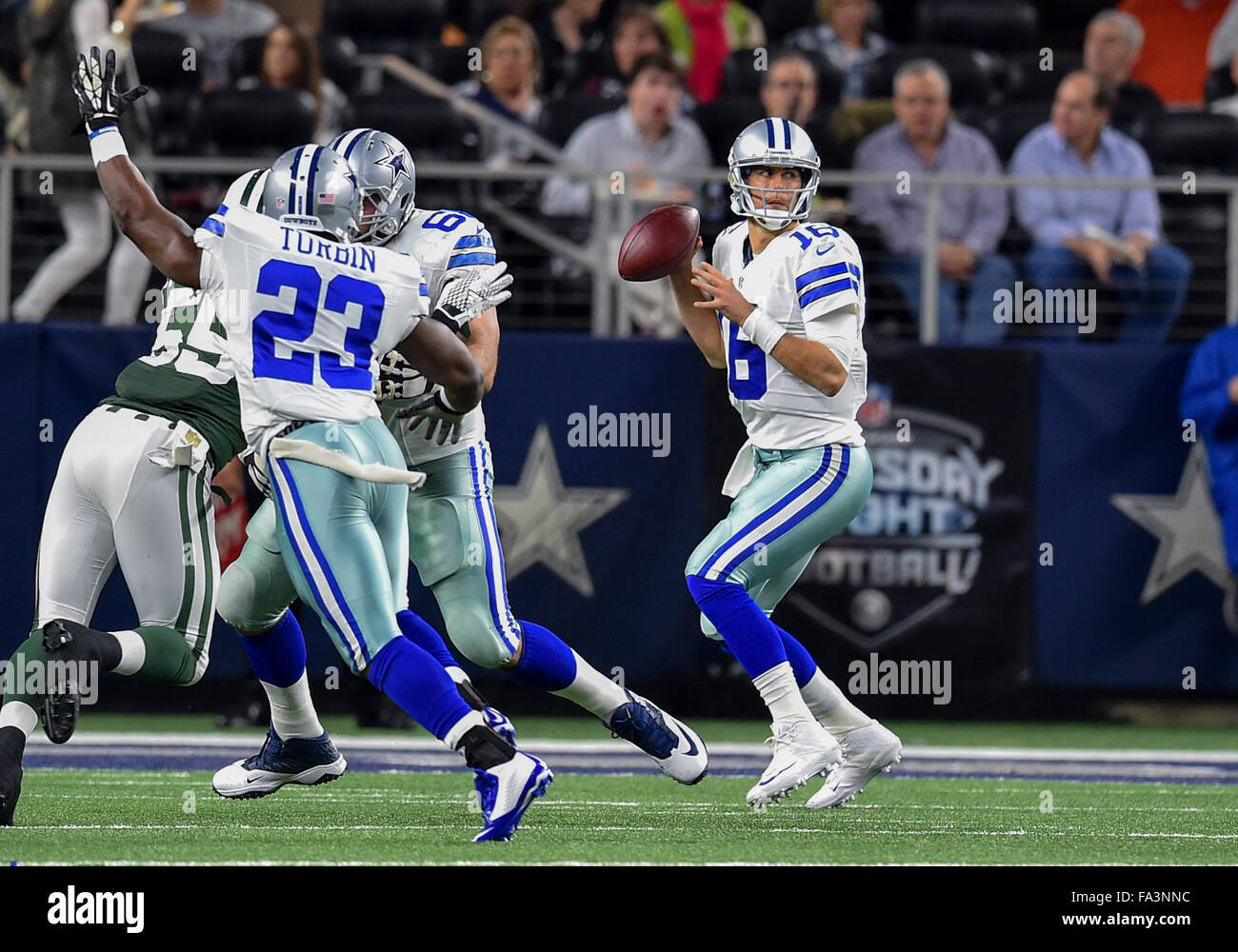 December 19th, 2015:.Dallas Cowboys quarterback Matt Cassel (16) looks ...