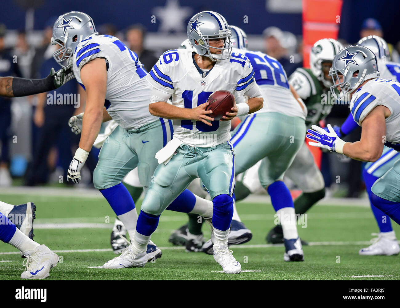 December 19th, 2015:.Dallas Cowboys quarterback Matt Cassel (16) in ...
