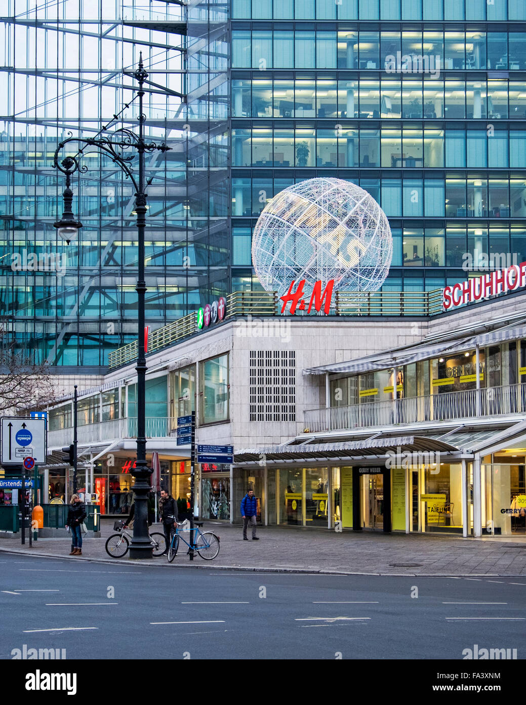 Eck ball hi-res stock photography and images - Alamy
