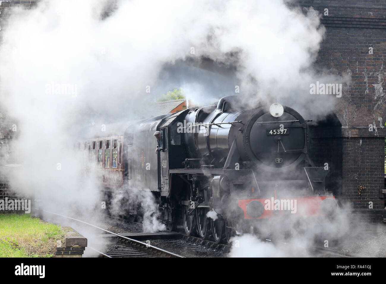 LMS Stanier Class 5, "Black 5", 45337, pulling a train on the North ...