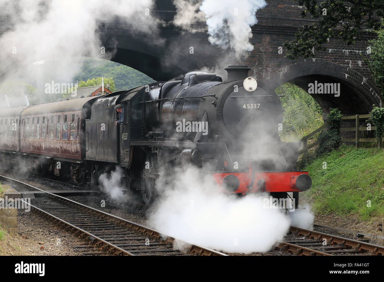 LMS Stanier Class 5, "Black 5", 45337, pulling a train on the North ...