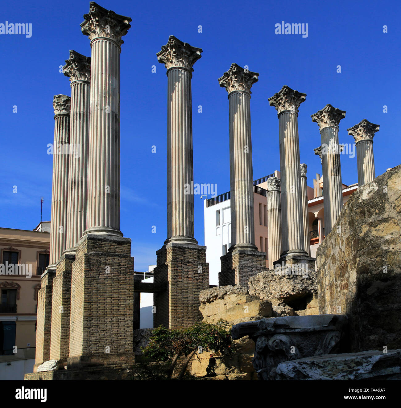 Templo romano hi-res stock photography and images - Alamy