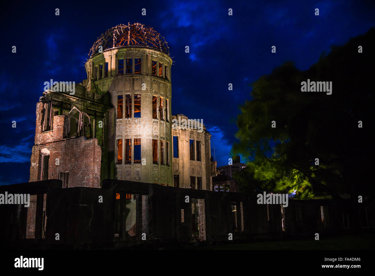Destruction damaged bombing architecture building exterior hi-res stock ...