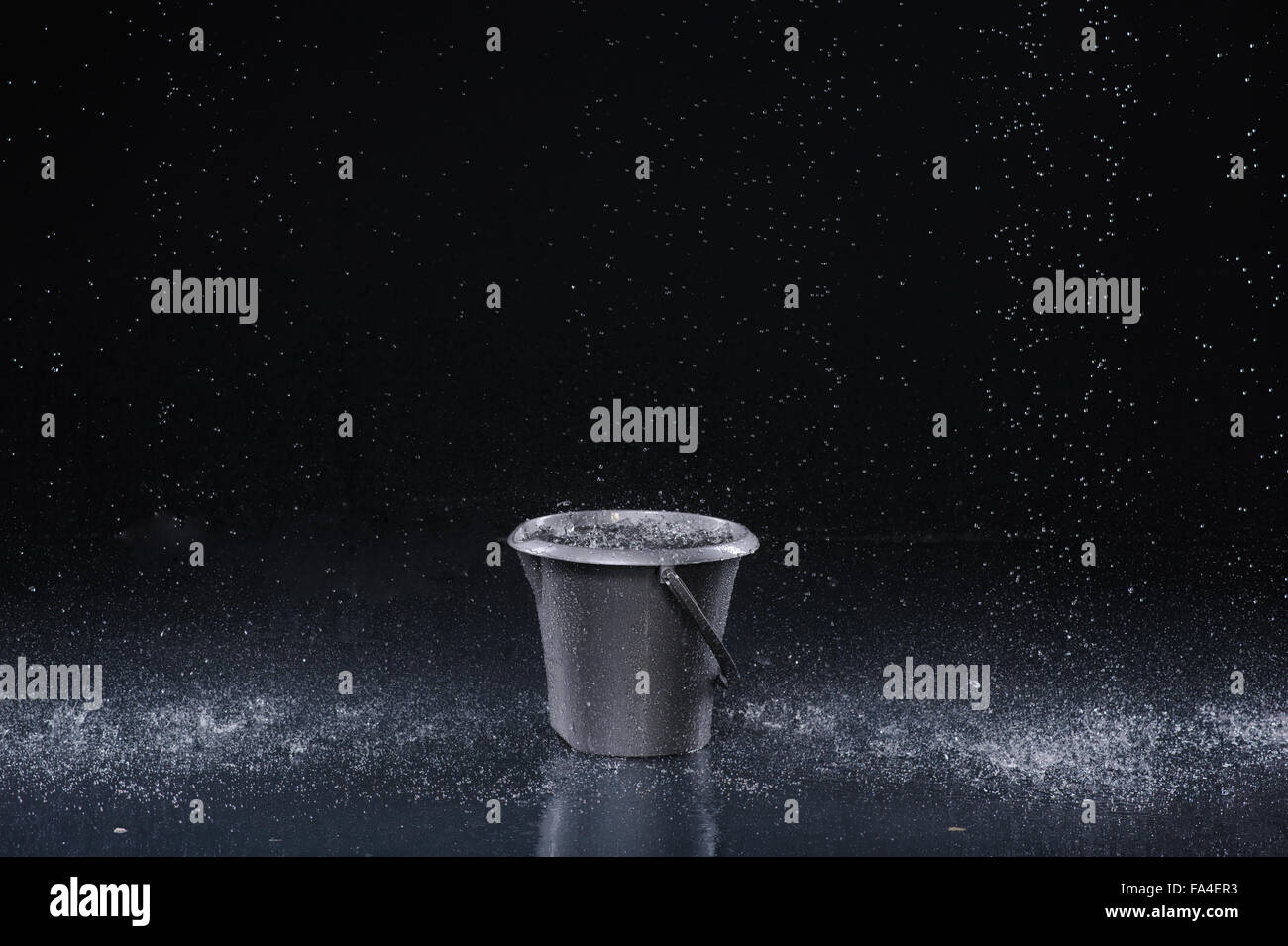 Water drop bucket hi-res stock photography and images - Alamy