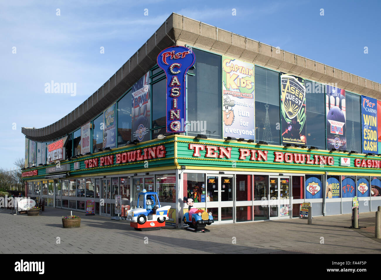 Skegness town seafront hi-res stock photography and images - Alamy