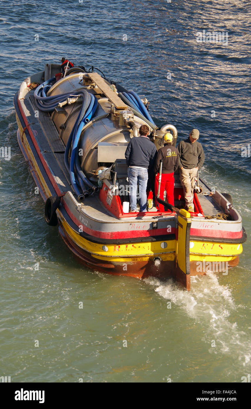 Barge heating hi-res stock photography and images - Alamy