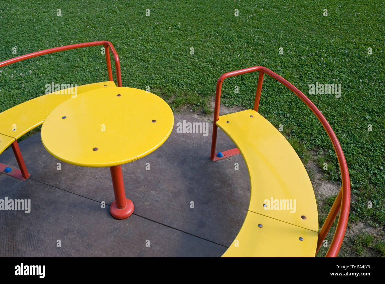 Bench playground hi-res stock photography and images - Alamy