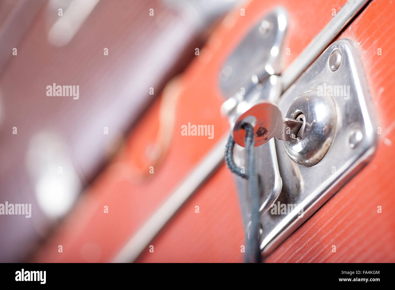 Old luggage lock hi-res stock photography and images - Alamy