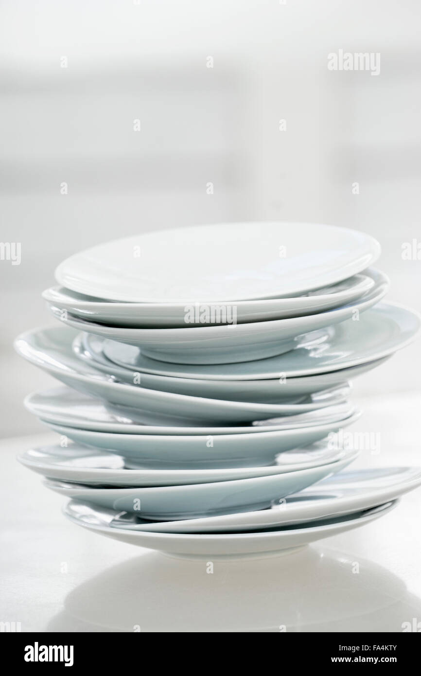 White ceramic plates hi-res stock photography and images - Alamy
