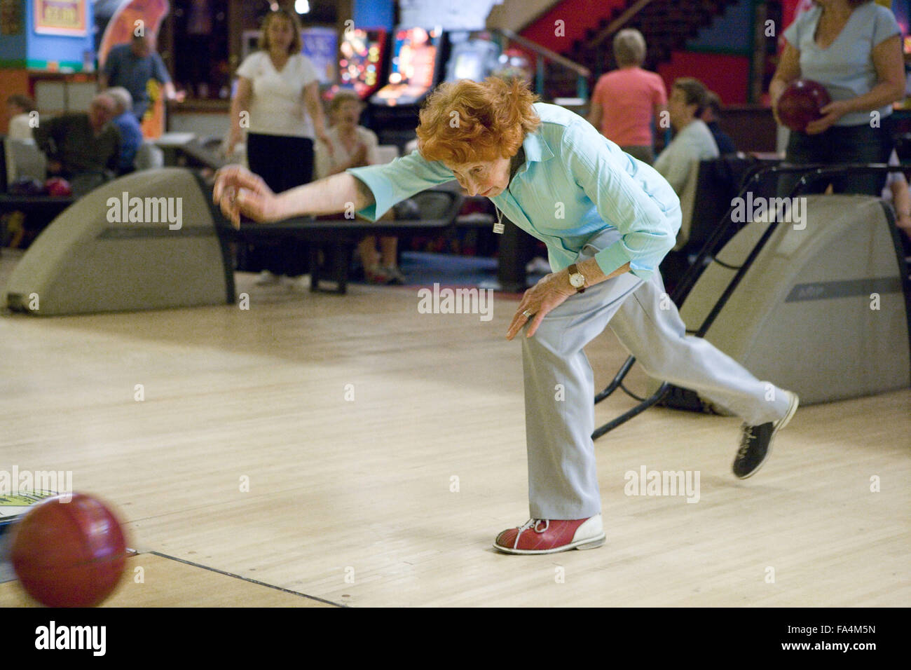 Bowling ten pin hi-res stock photography and images - Alamy