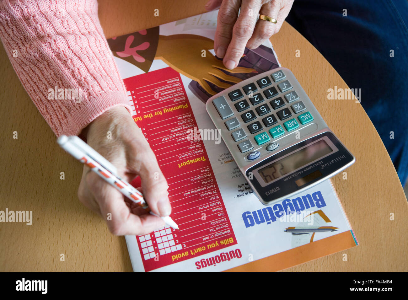 Women filling out forms hi-res stock photography and images - Alamy