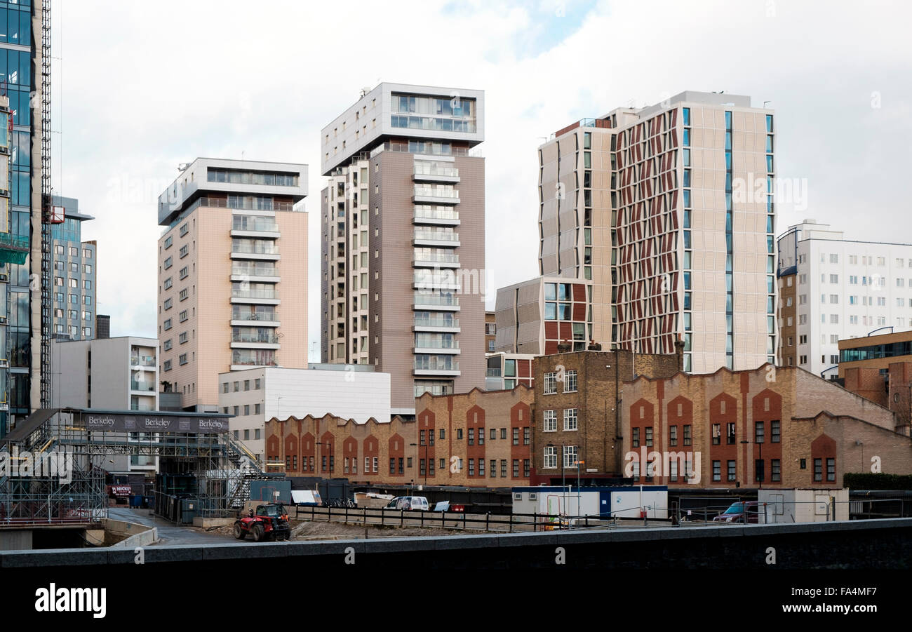 London, 25 November 2015: View across the building site of Goodman ...