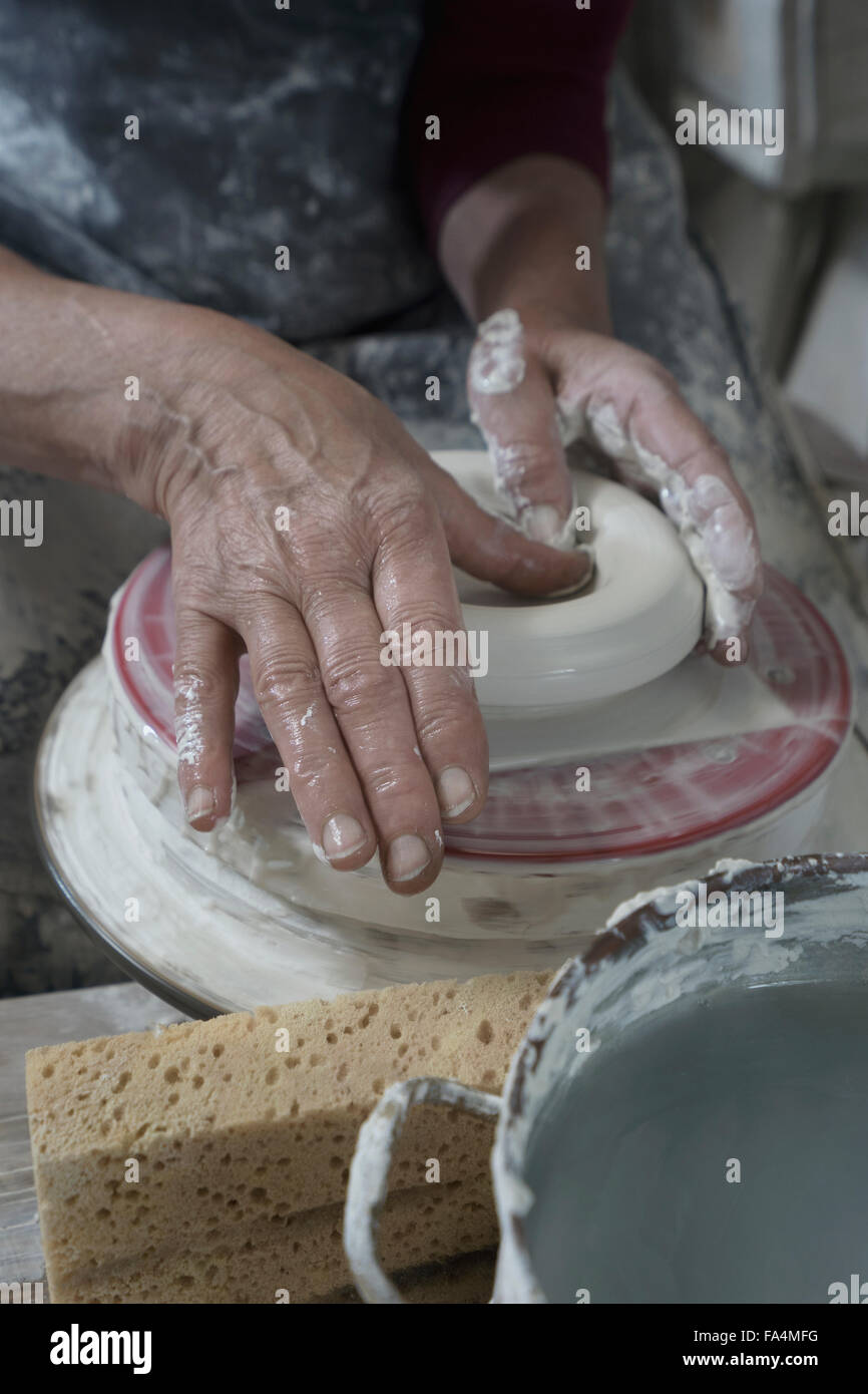 Hand moulding clay hi-res stock photography and images - Alamy