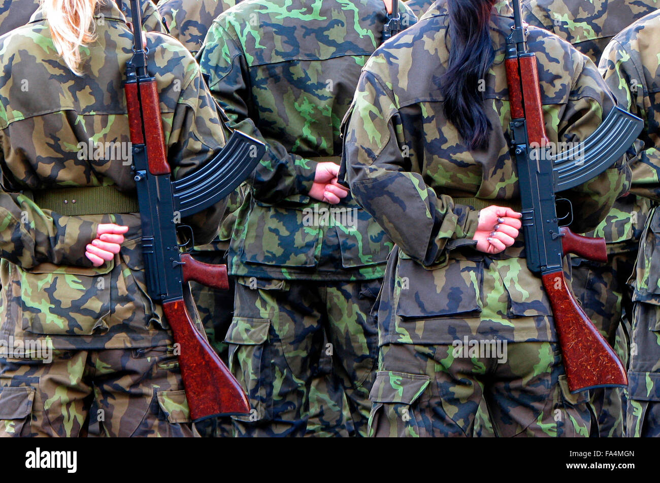 Female soldiers gun hi-res stock photography and images - Alamy