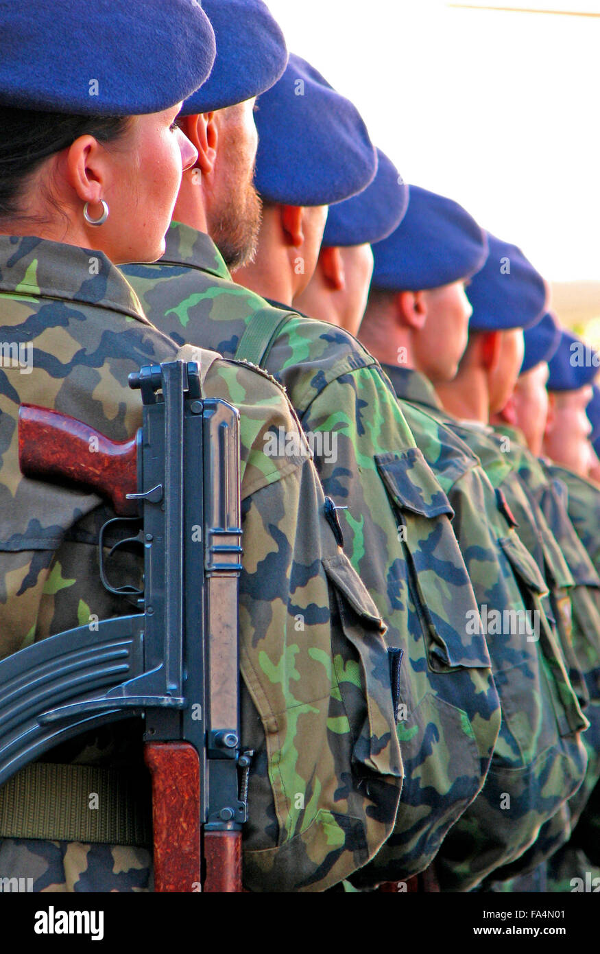 Female soldiers on parade hi-res stock photography and images - Alamy
