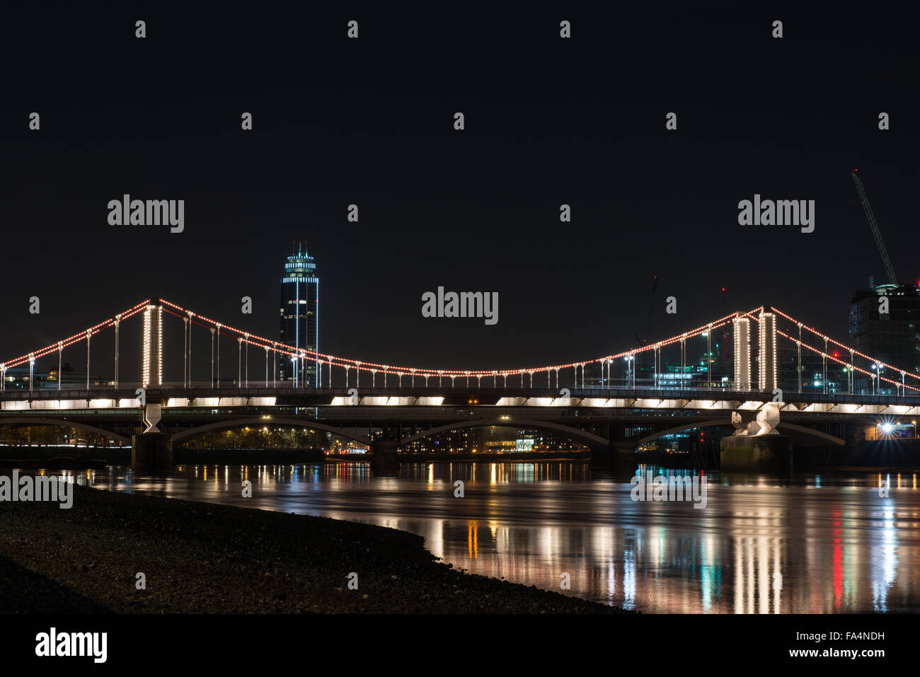Chelsea bridge, london hi-res stock photography and images - Alamy