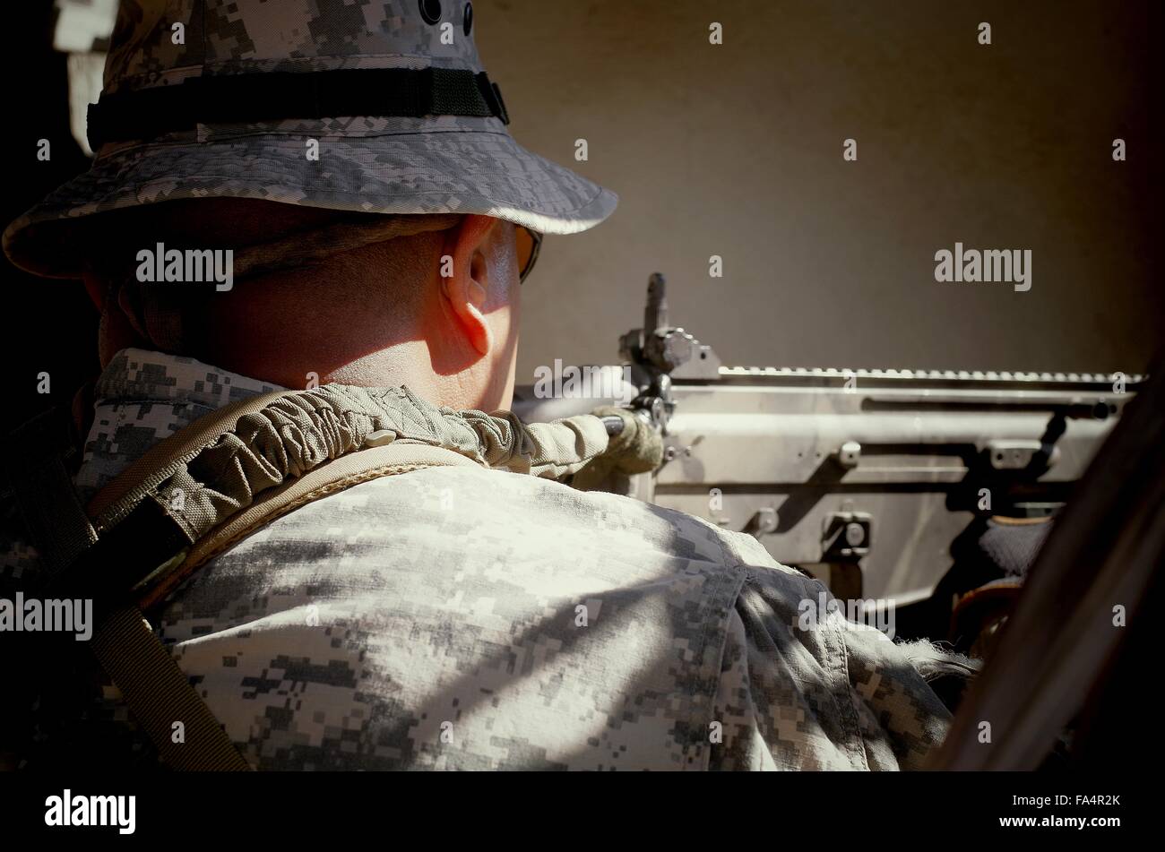 Lone soldier hi-res stock photography and images - Alamy
