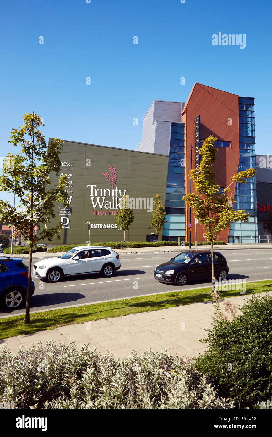 Exterior of Trinity Walk, Wakefield from Marsh Way Stock Photo - Alamy