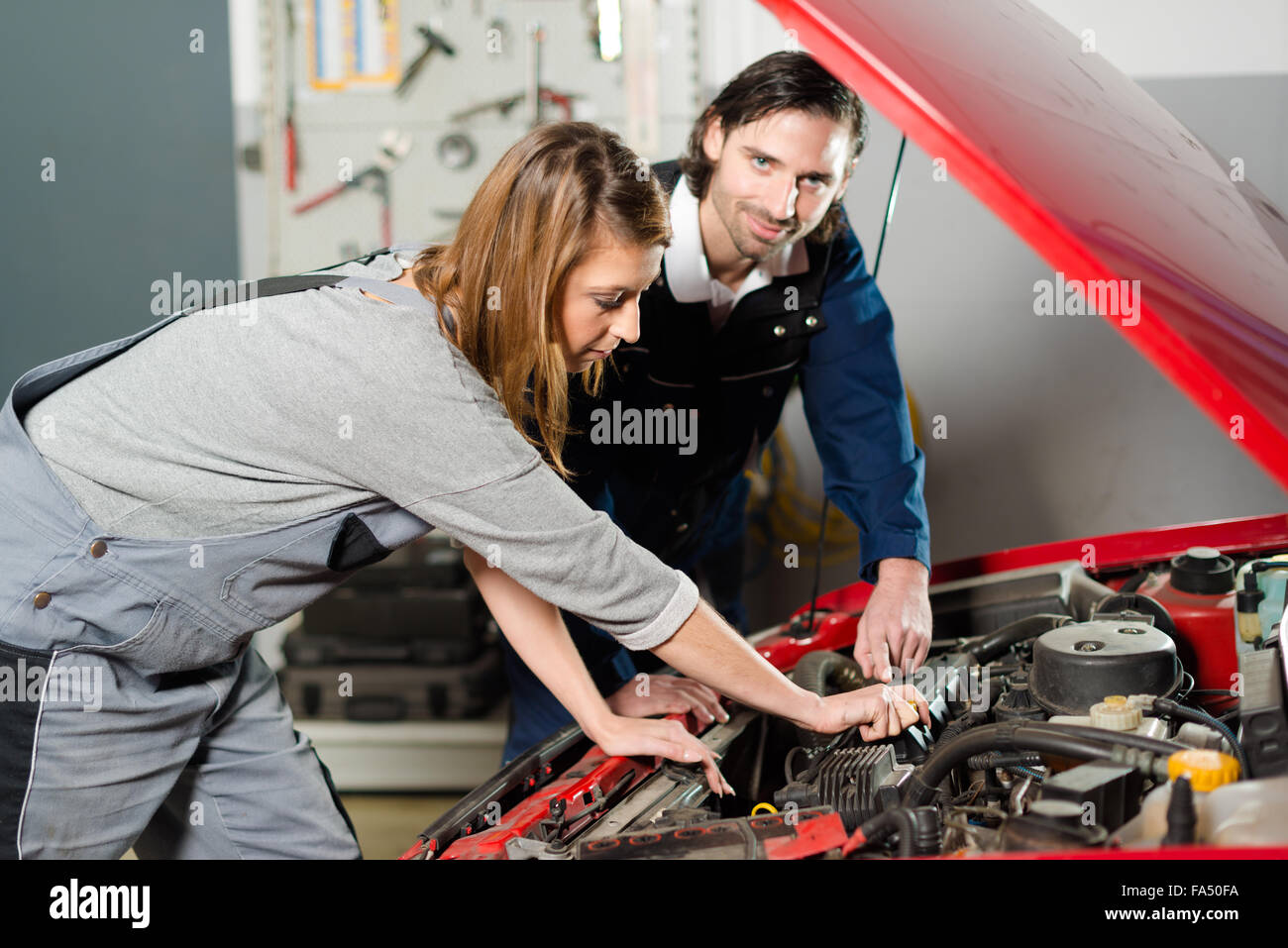 Mechanic apprenticeship hi-res stock photography and images - Alamy