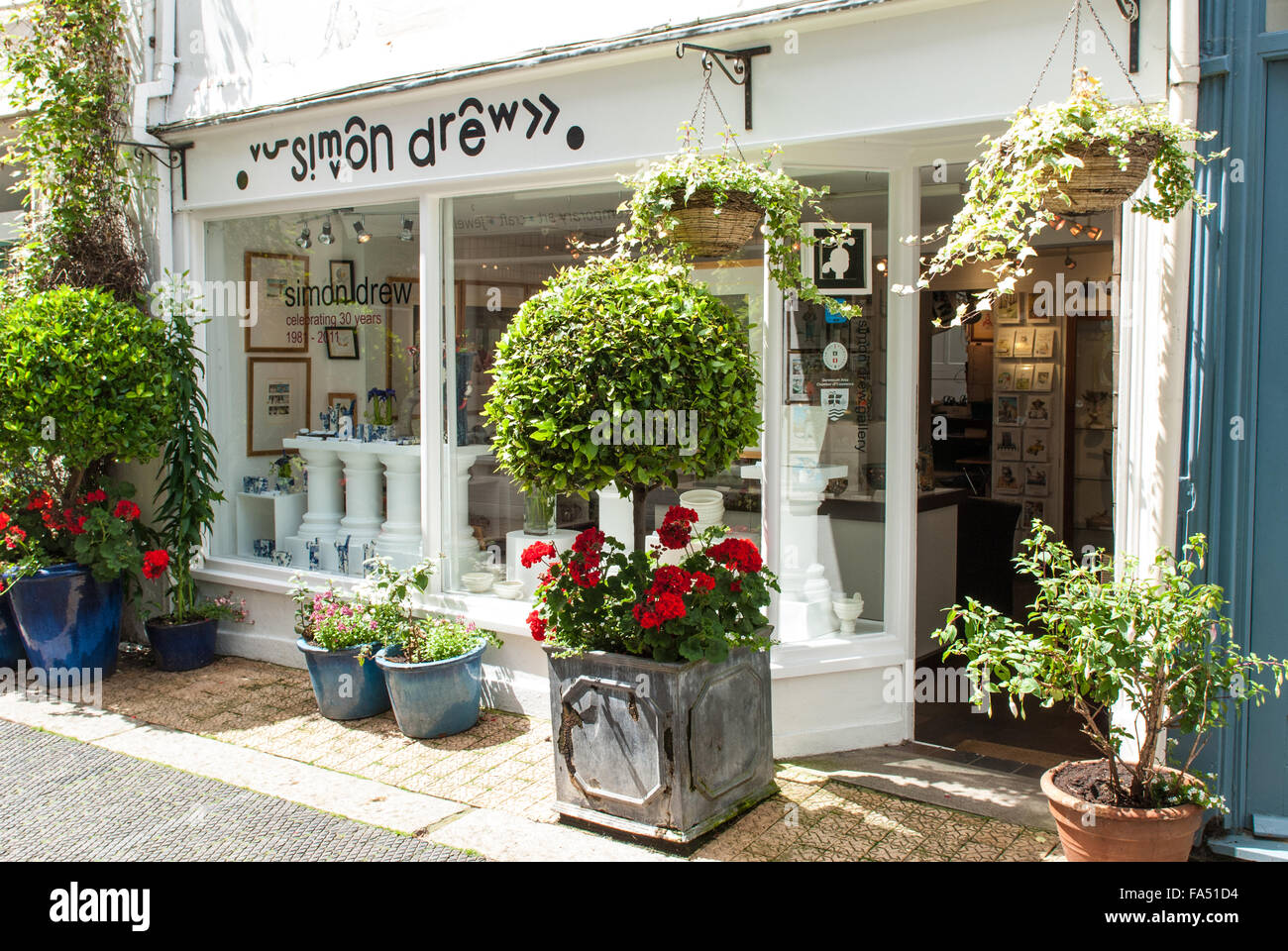 Shop front of the Simon Drew Gallery Dartmouth, Devon, England, UK ...