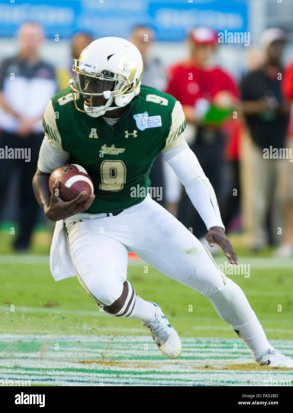 Miami, Florida, USA. Dec. 21st Dec, 2015. South Florida quarterback ...