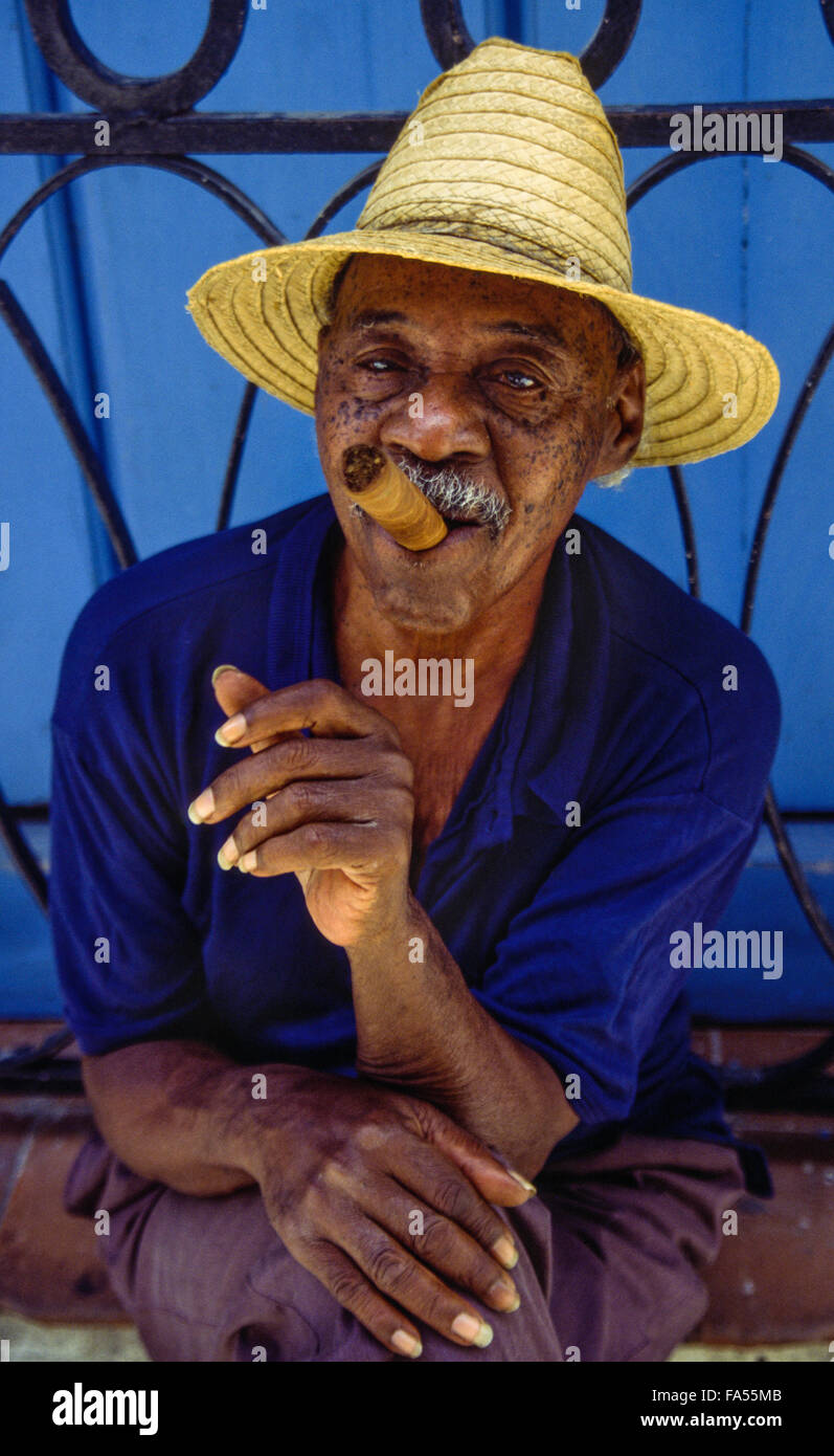 Old Cuban Man High Resolution Stock Photography and Images - Alamy
