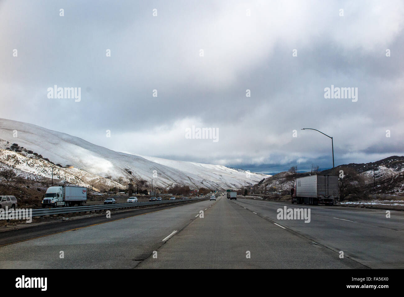 Interstate 5 in the Tejon Pass also known as The Grapevine in December ...