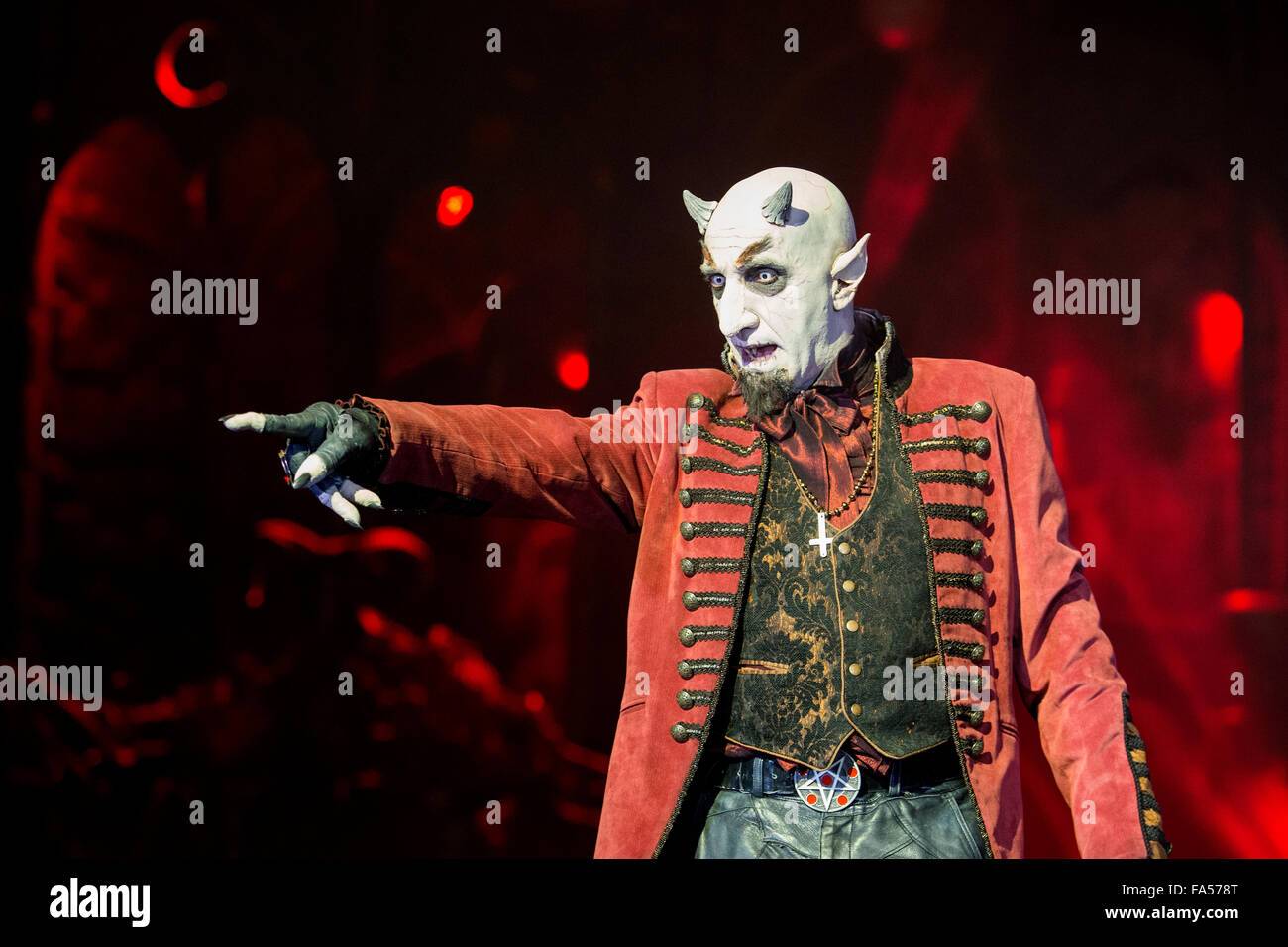 Naples, Italy. 17th Dec, 2015. Lucifer, acting during Circo De Los ...