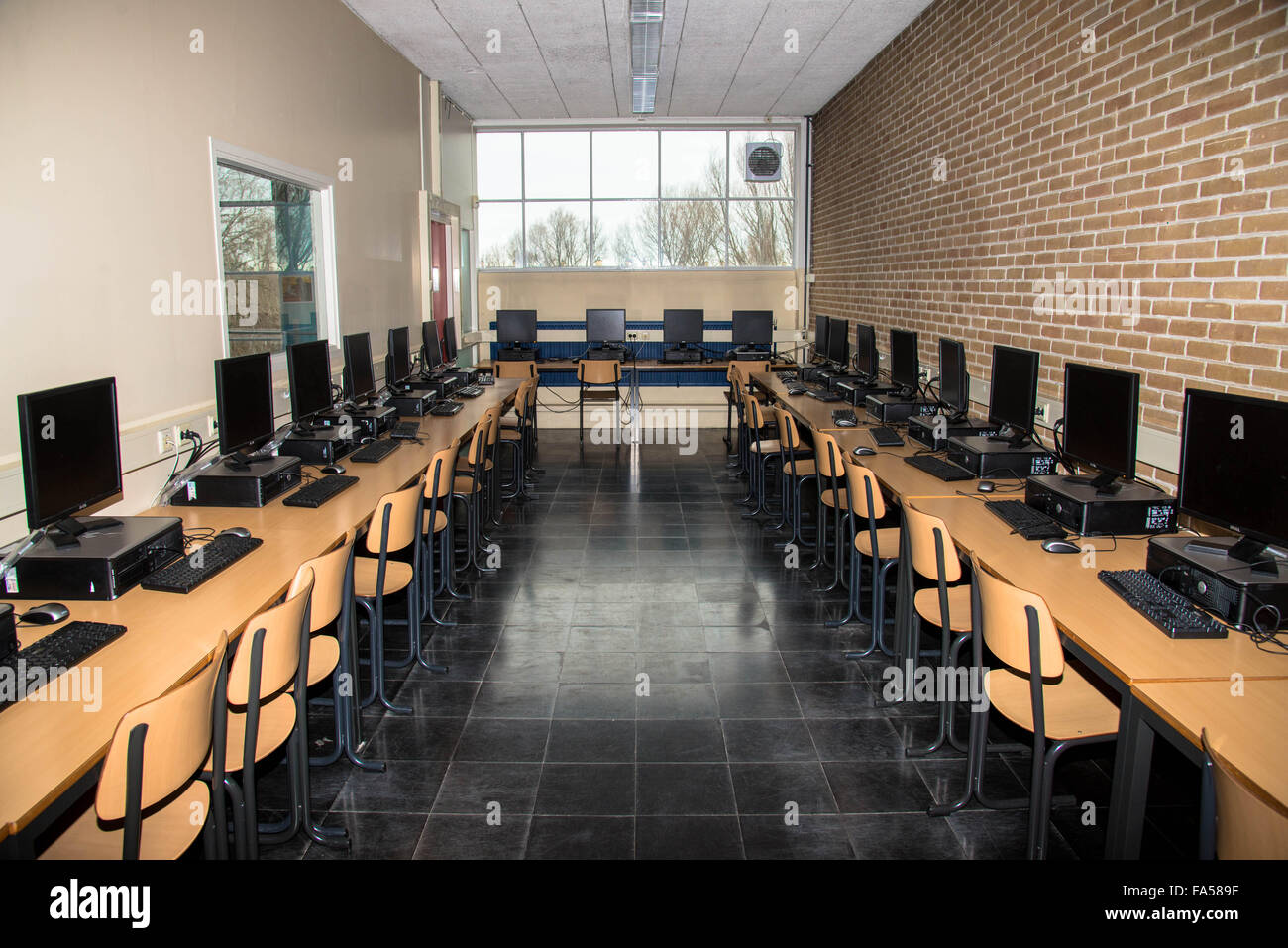 empty computer classroom at highschool in holland Stock Photo - Alamy