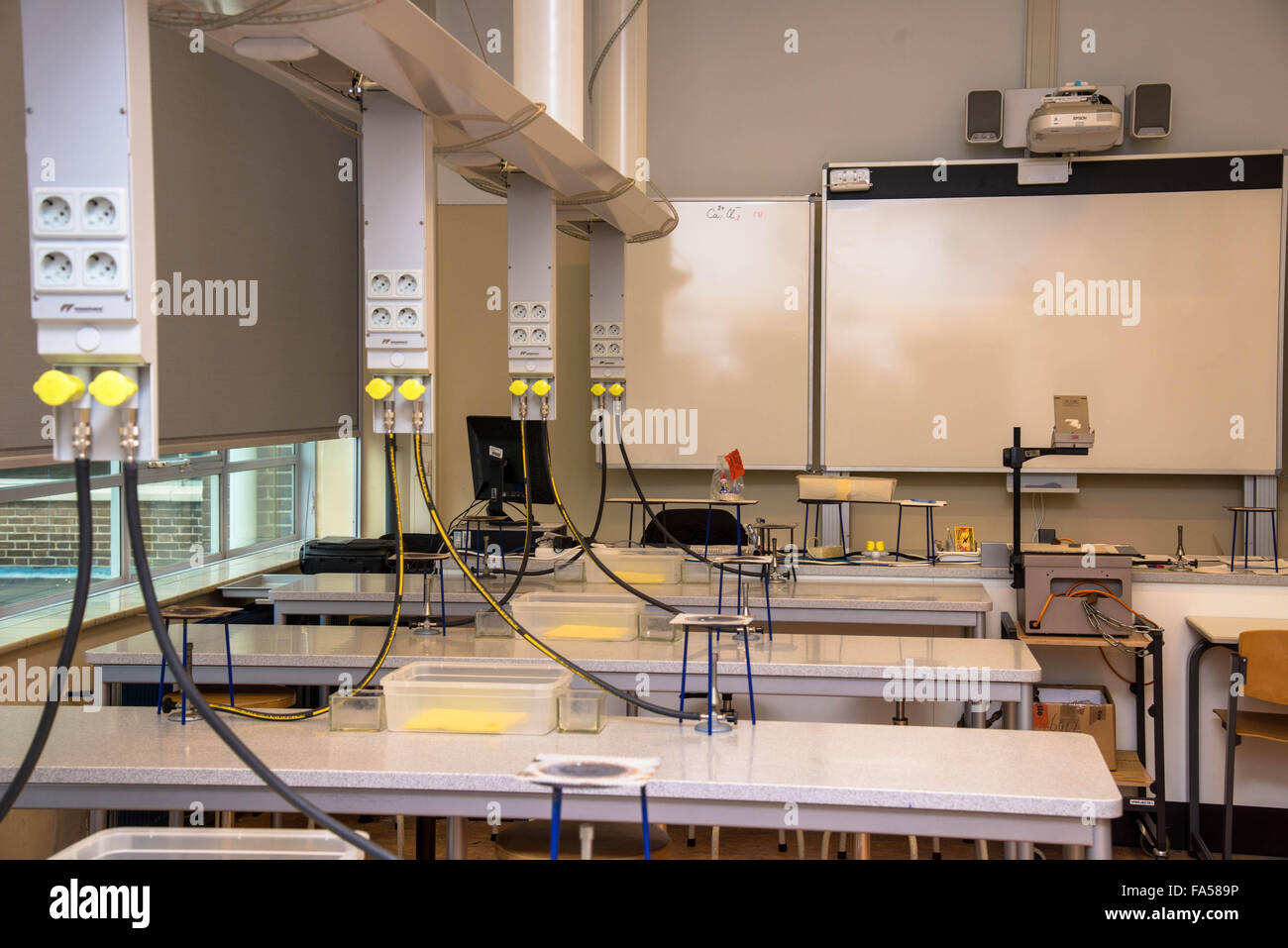 empty science classroom at highschool in holland Stock Photo - Alamy
