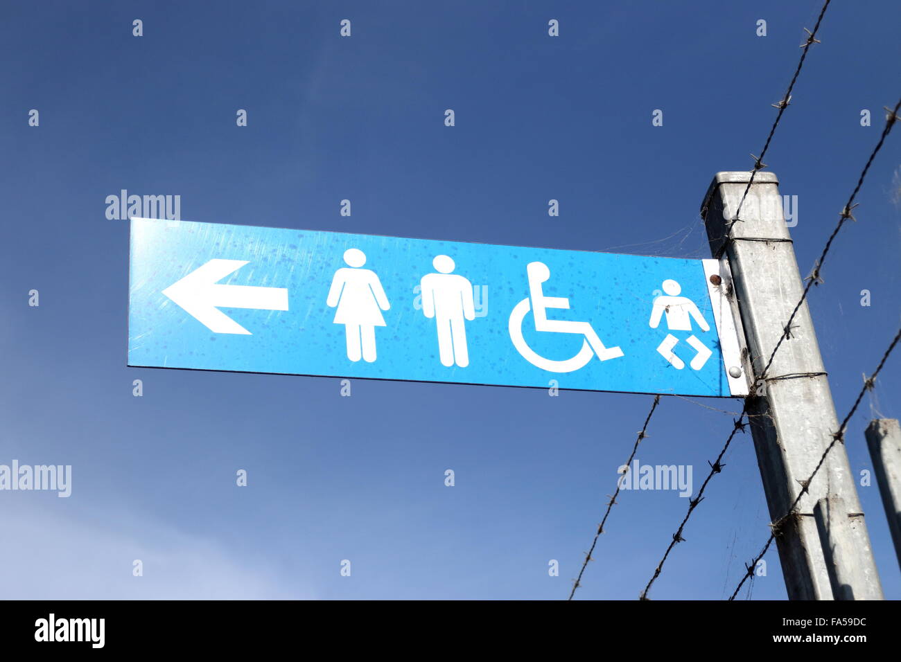 Public toilets sign hi-res stock photography and images - Alamy