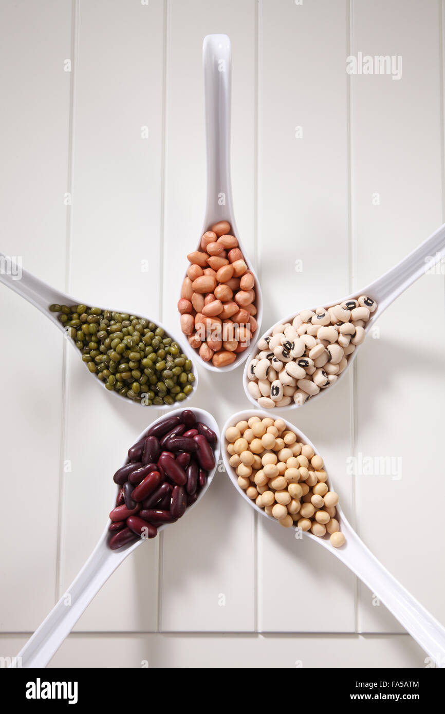 variety of beans group in five spoons Stock Photo - Alamy